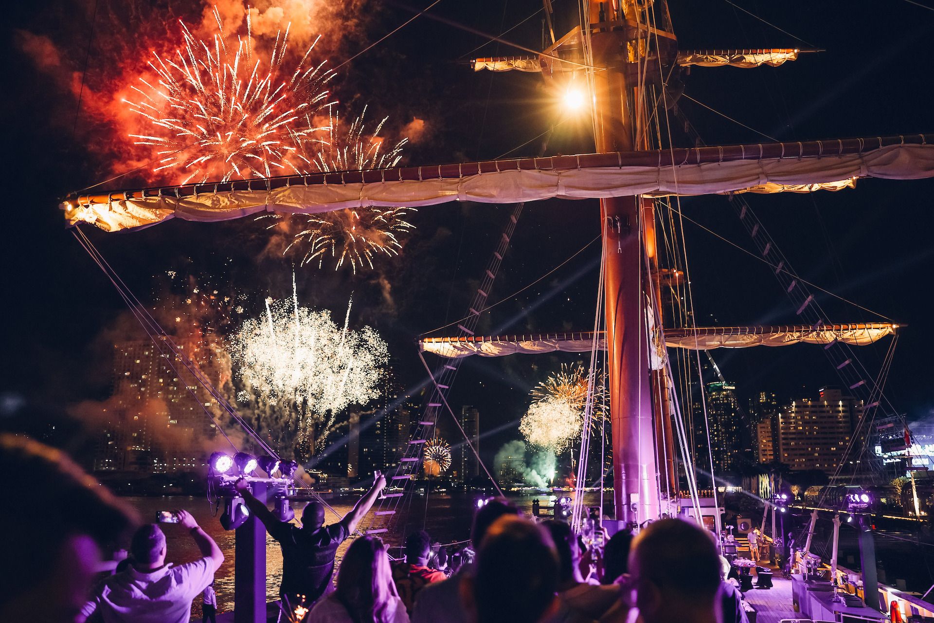 Countdown New Years Ritual Thailand Best New Year Celebrations In The