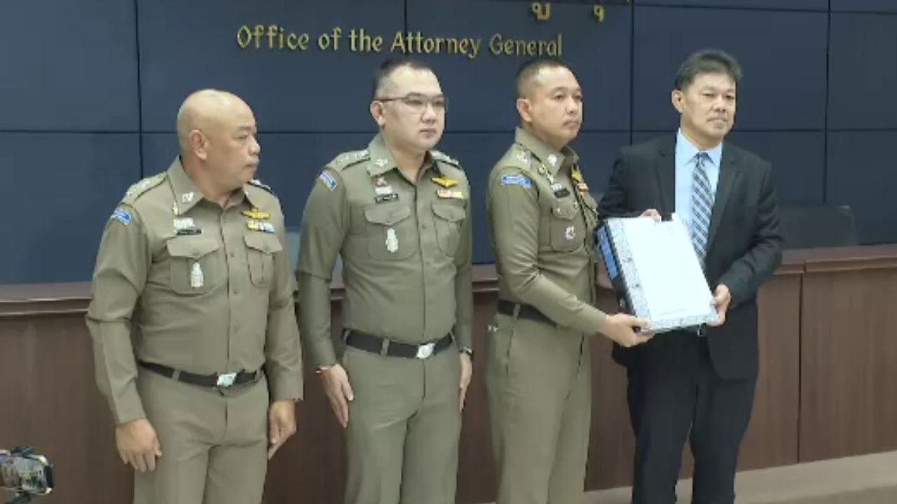 Police submits findings in Thai PM-Hun Sen call leak to attorney general