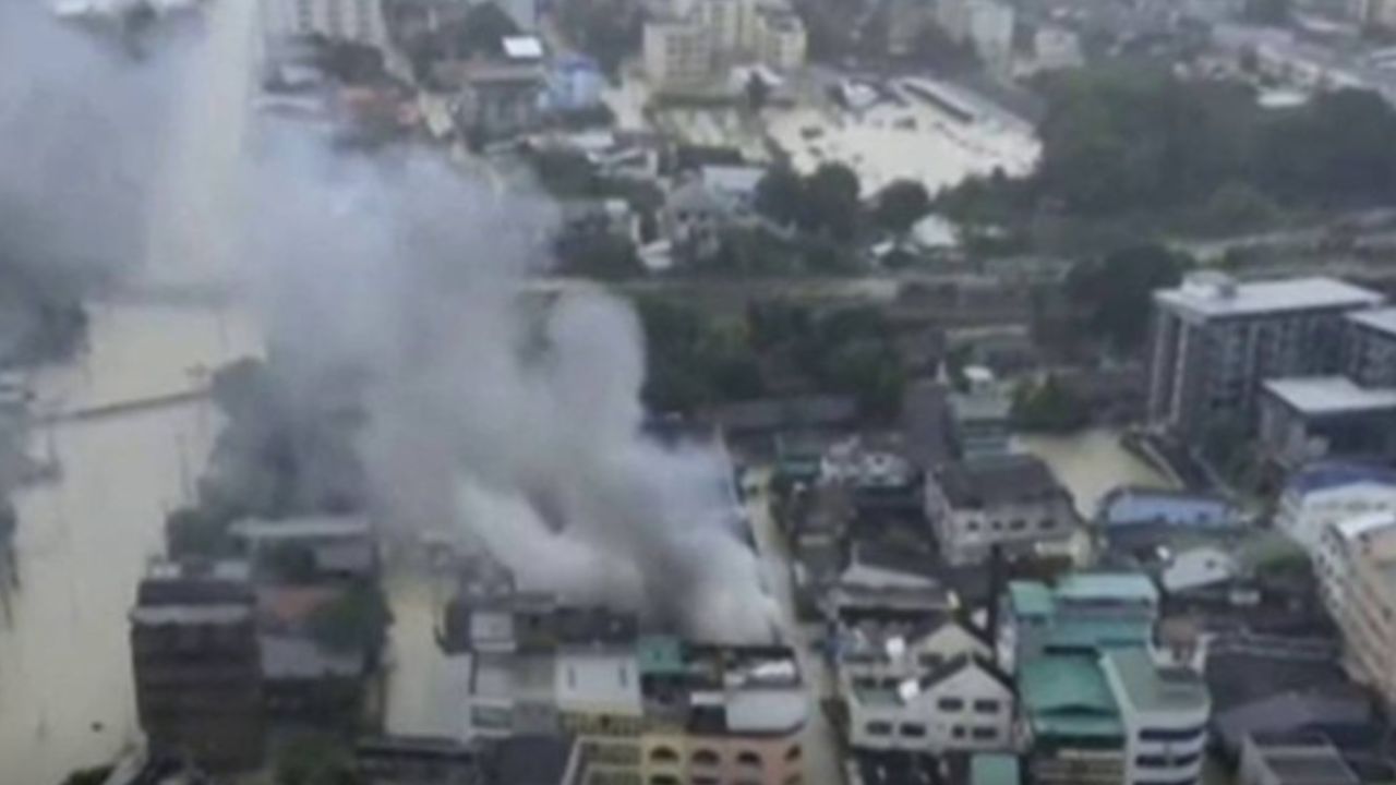 Fire erupts in a building in Hat Yai amidst evacuation frenzy