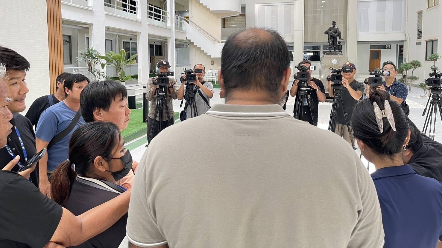 Hundreds of investors complain of being cheated by Dr. Boon Vanasin