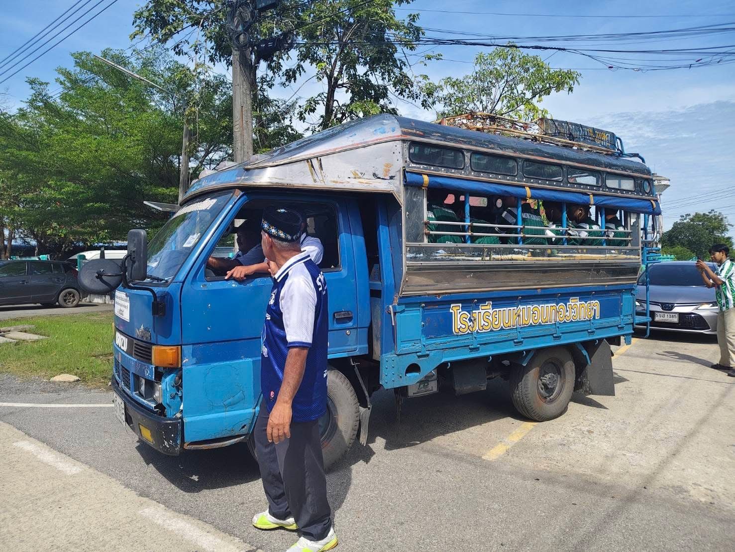 ‘Dream carrier’ school team wins Thai hearts