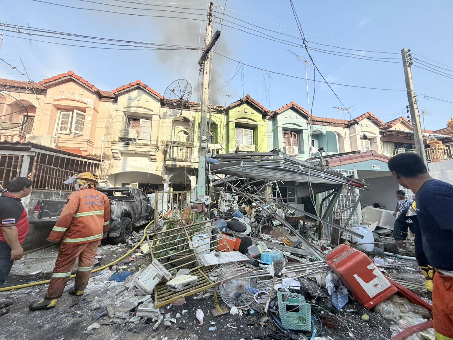 One killed, six injured in cooking gas explosion in Pathum Thani