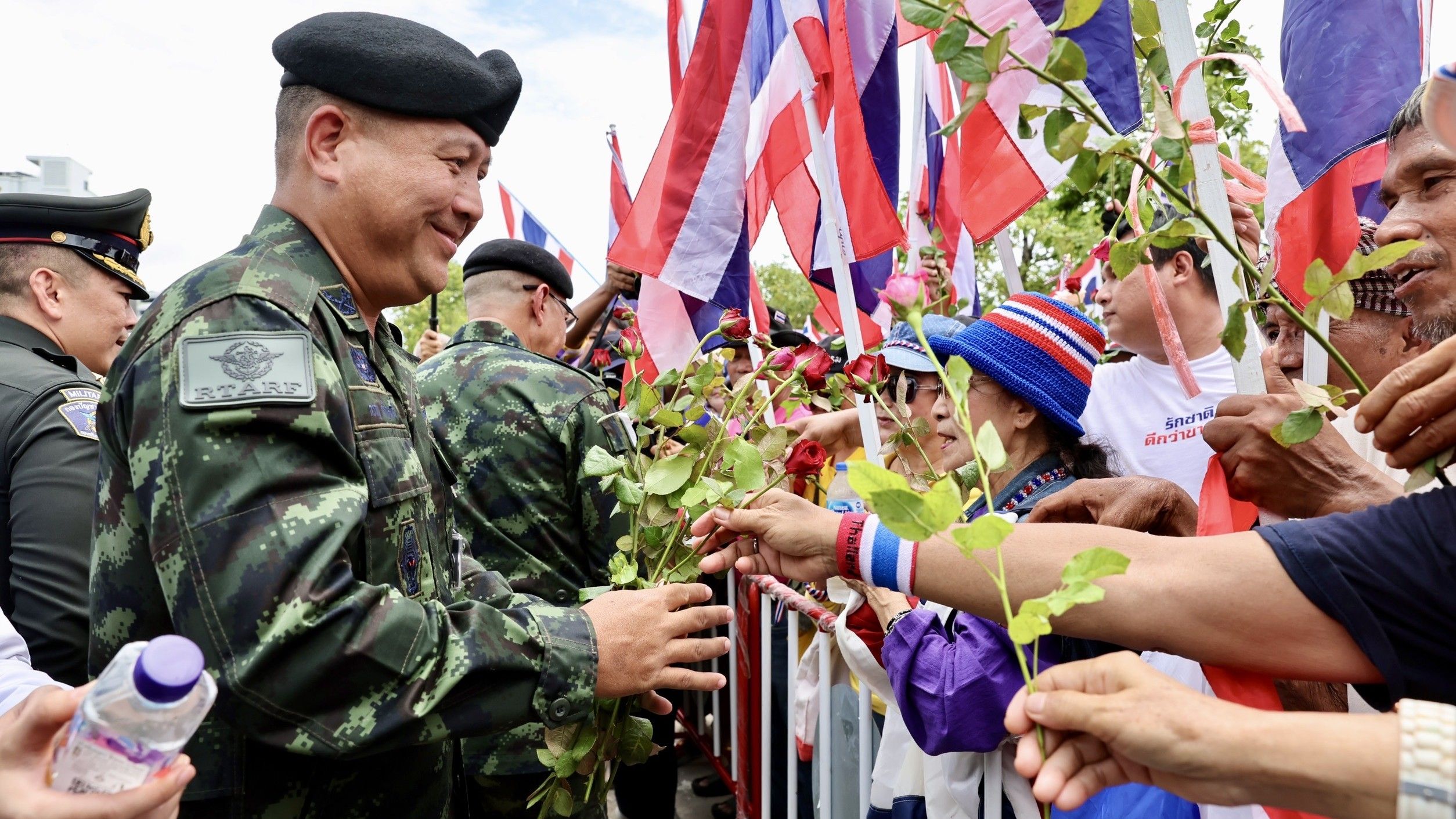Thais gather in support of their troops