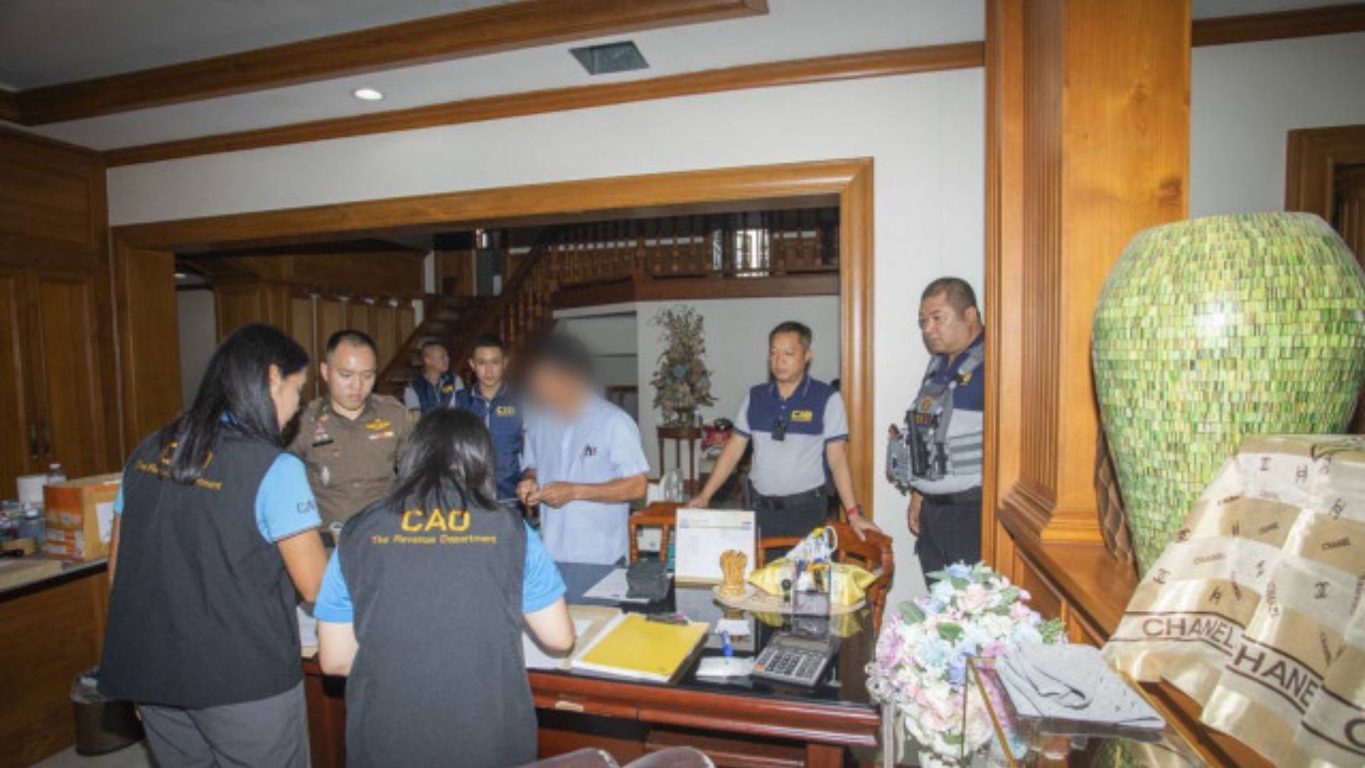 Ten family members arrested on tax fraud charges