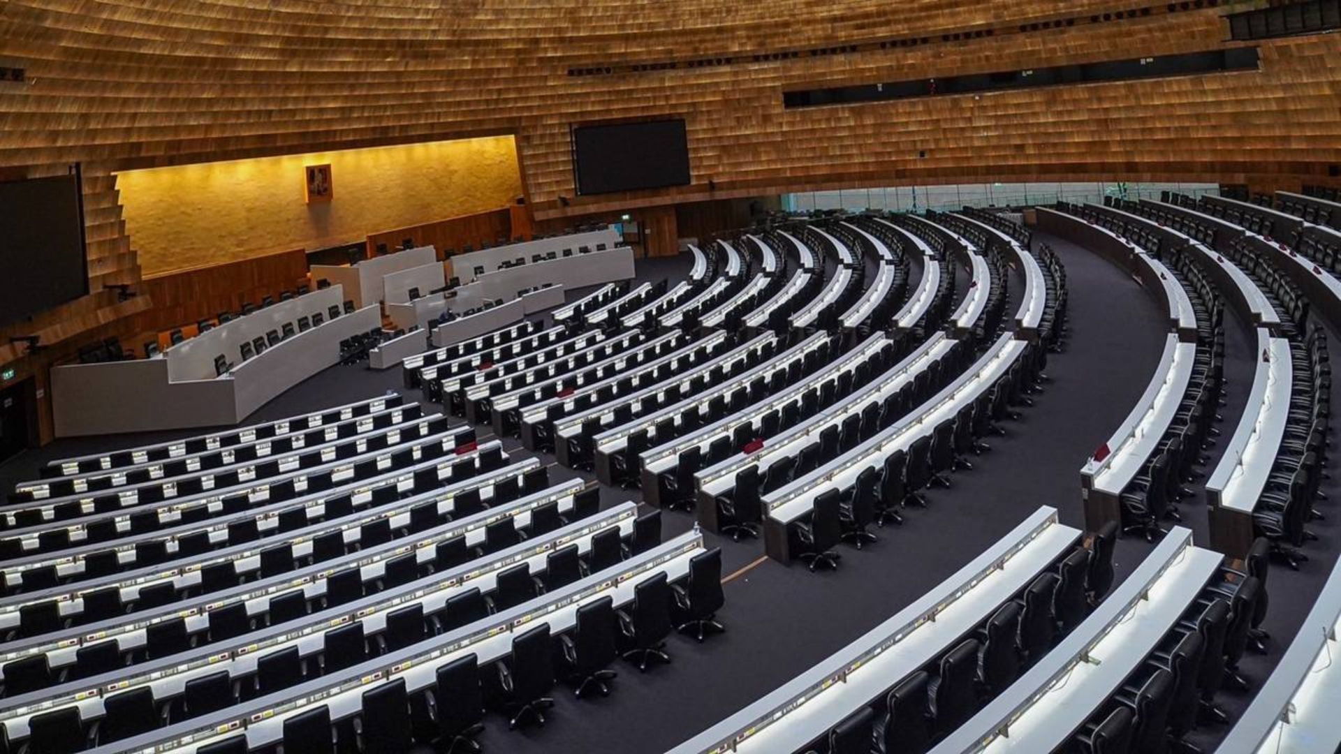 Lower House overwhelmingly passed the draft one-tier referendum bill