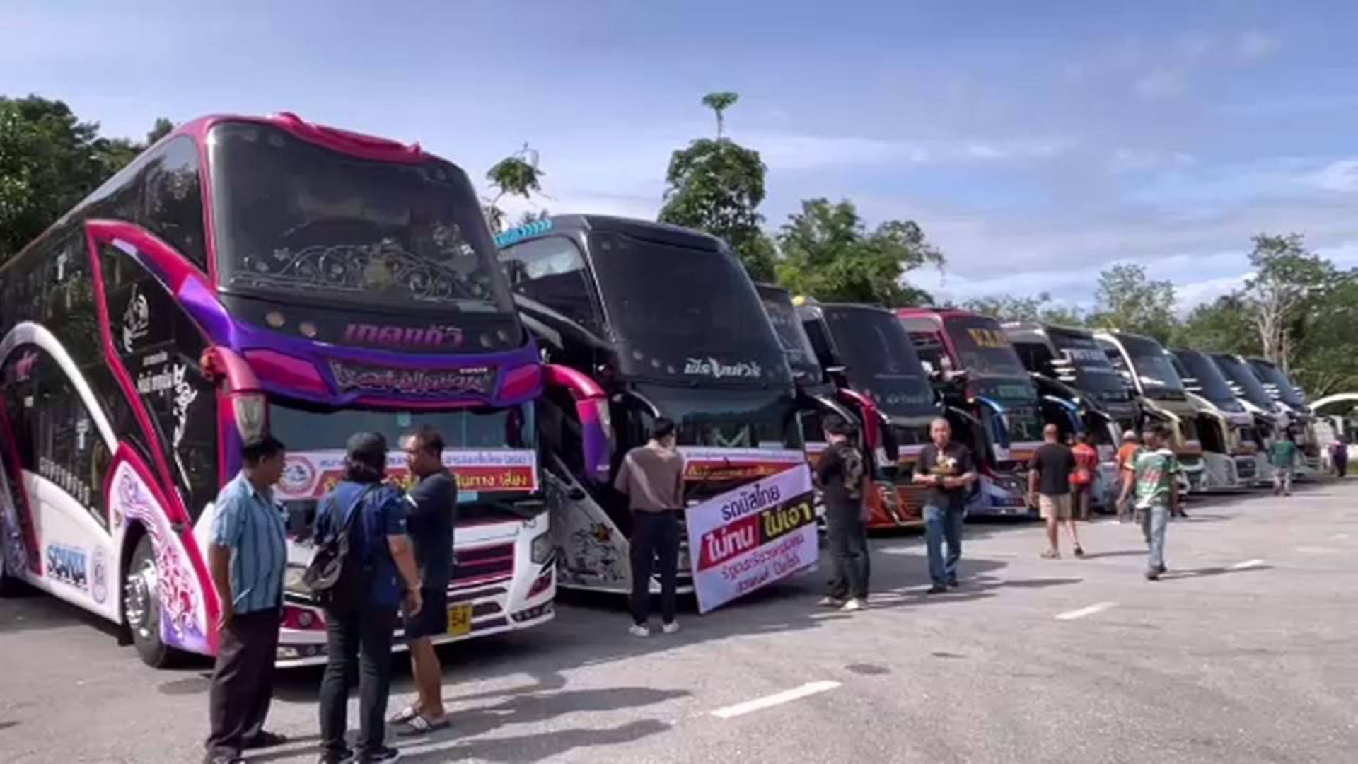 Double-decker bus operators protest ban on the use of Khao Phap Pha route