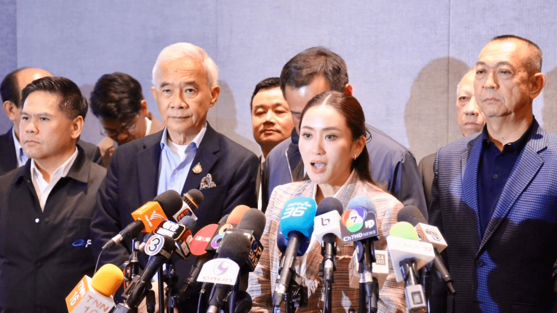 PM claims governing coalition parties are not influenced by Thaksin