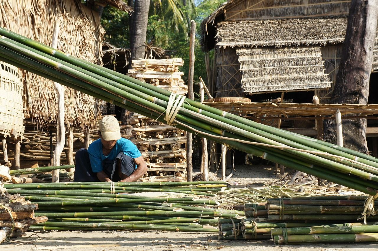 Bending Without Breaking: Lanna fans and other bamboo traditions