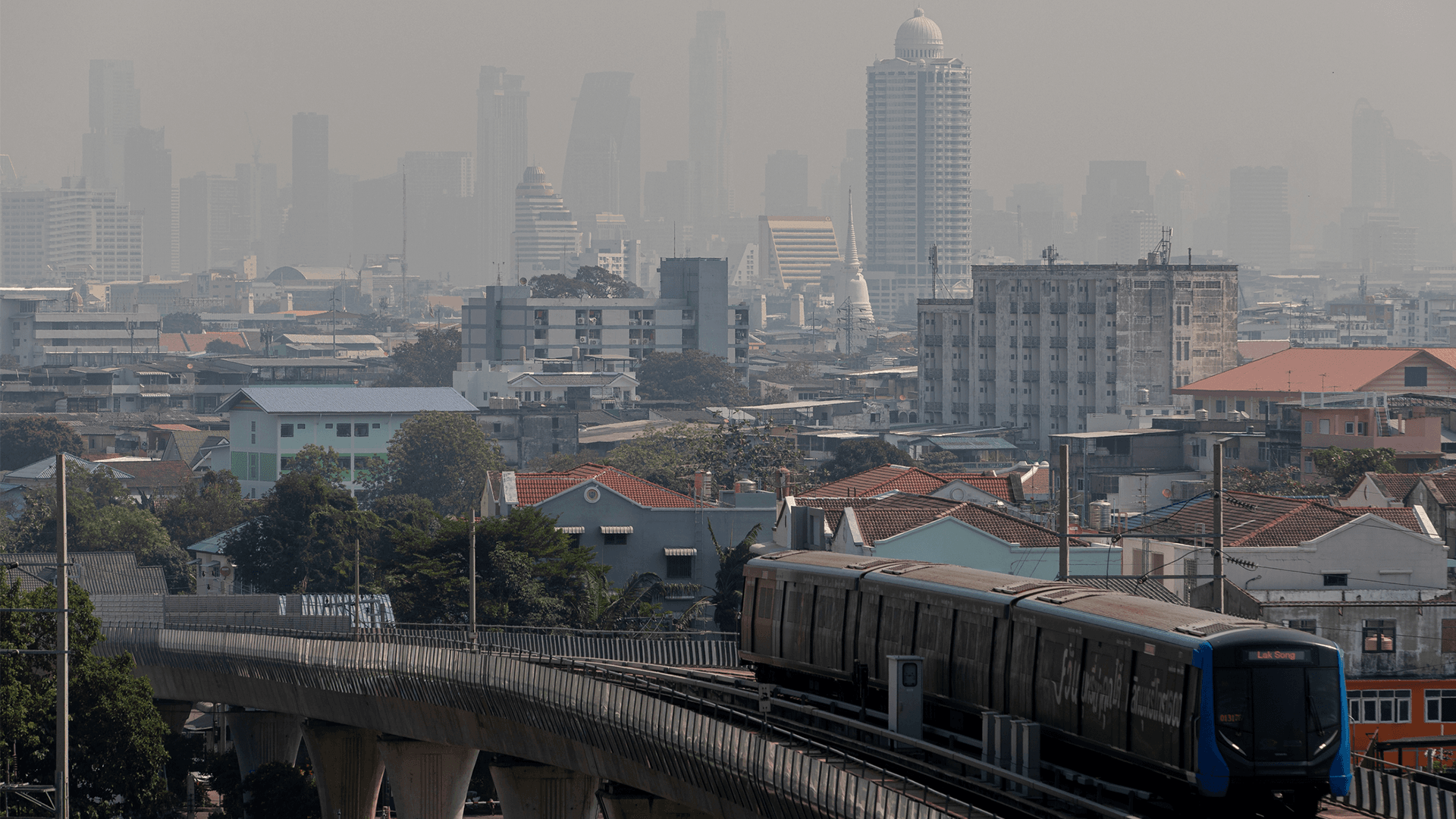 Whole of Bangkok shrouded in Orange-level PM2.5 dust today