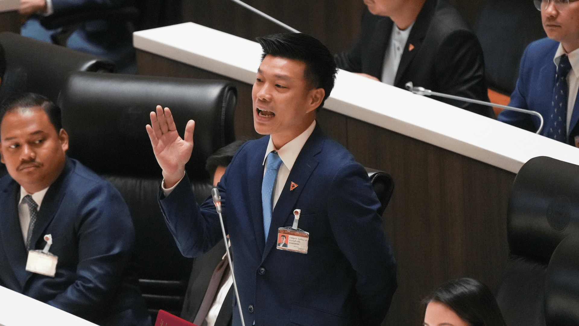 Opposition leader criticises PM’s leadership, claims government is ...