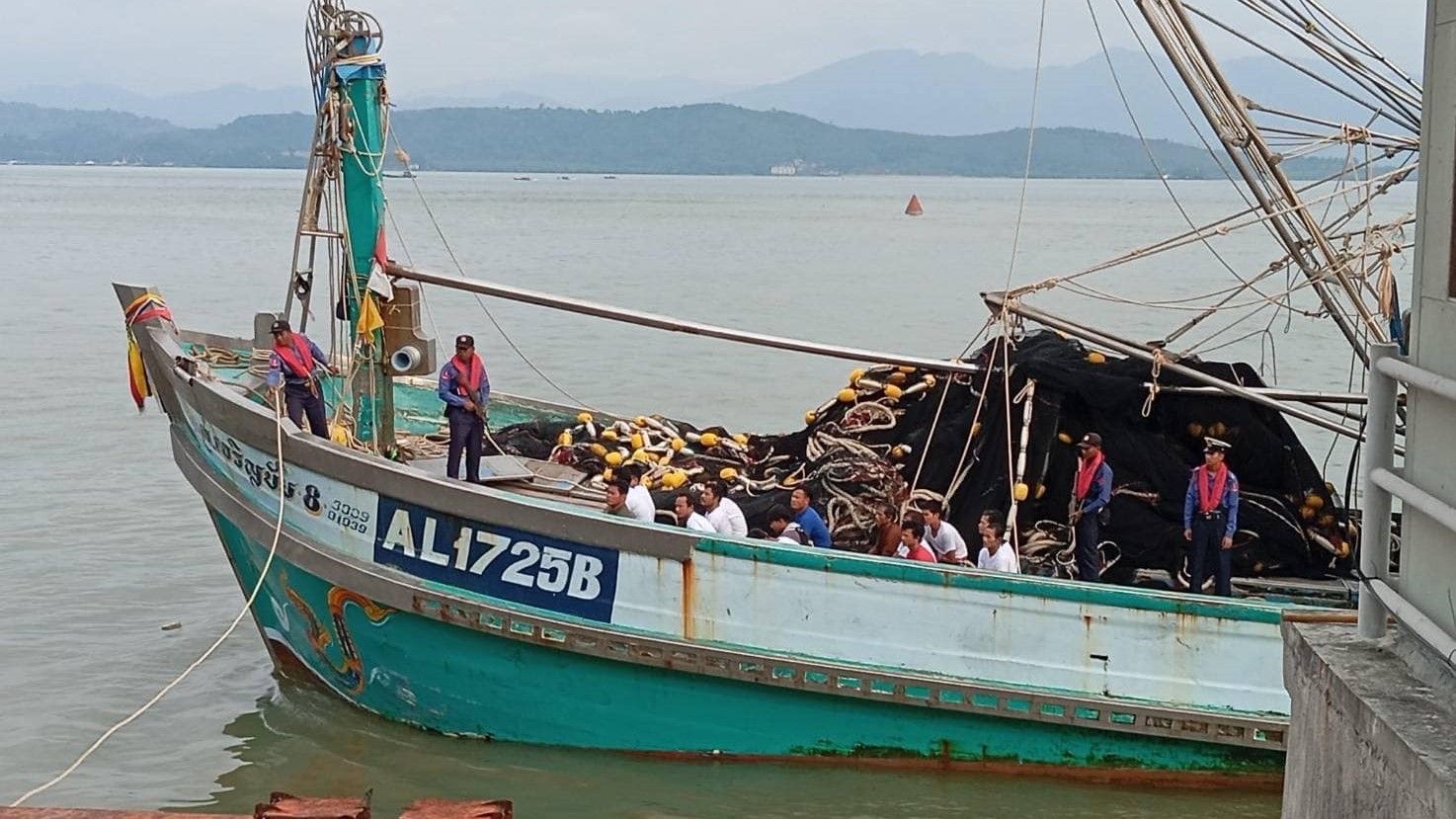 Myanmar releases Thai fishermen and seized fishing boat