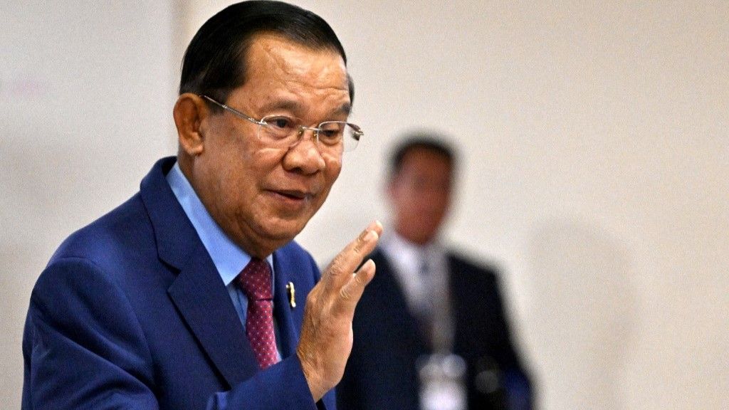 Cambodia's Hun Sen urges halt to Thai imports, Thai shows off air