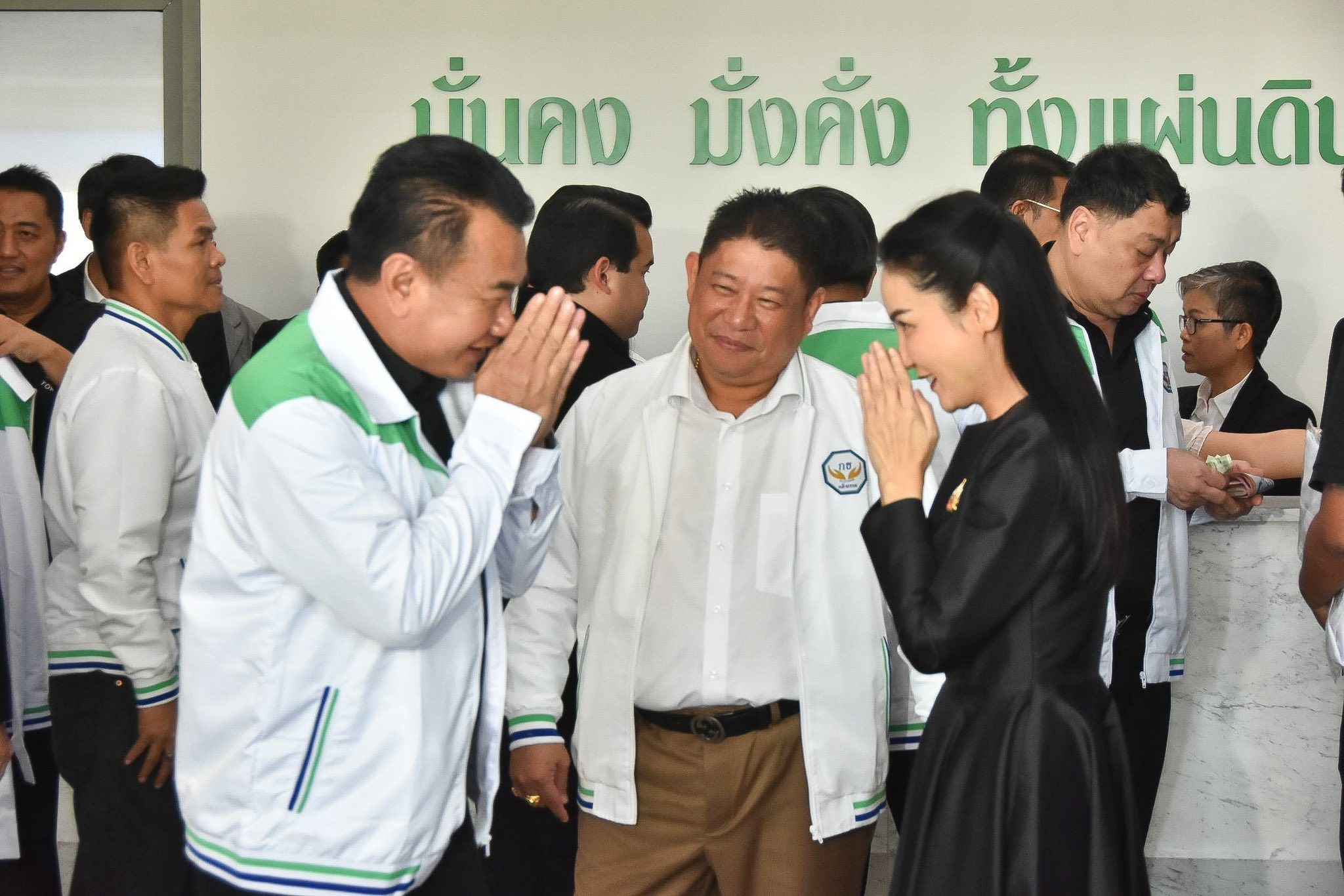 Former Democrat MPs join Kla Tham party