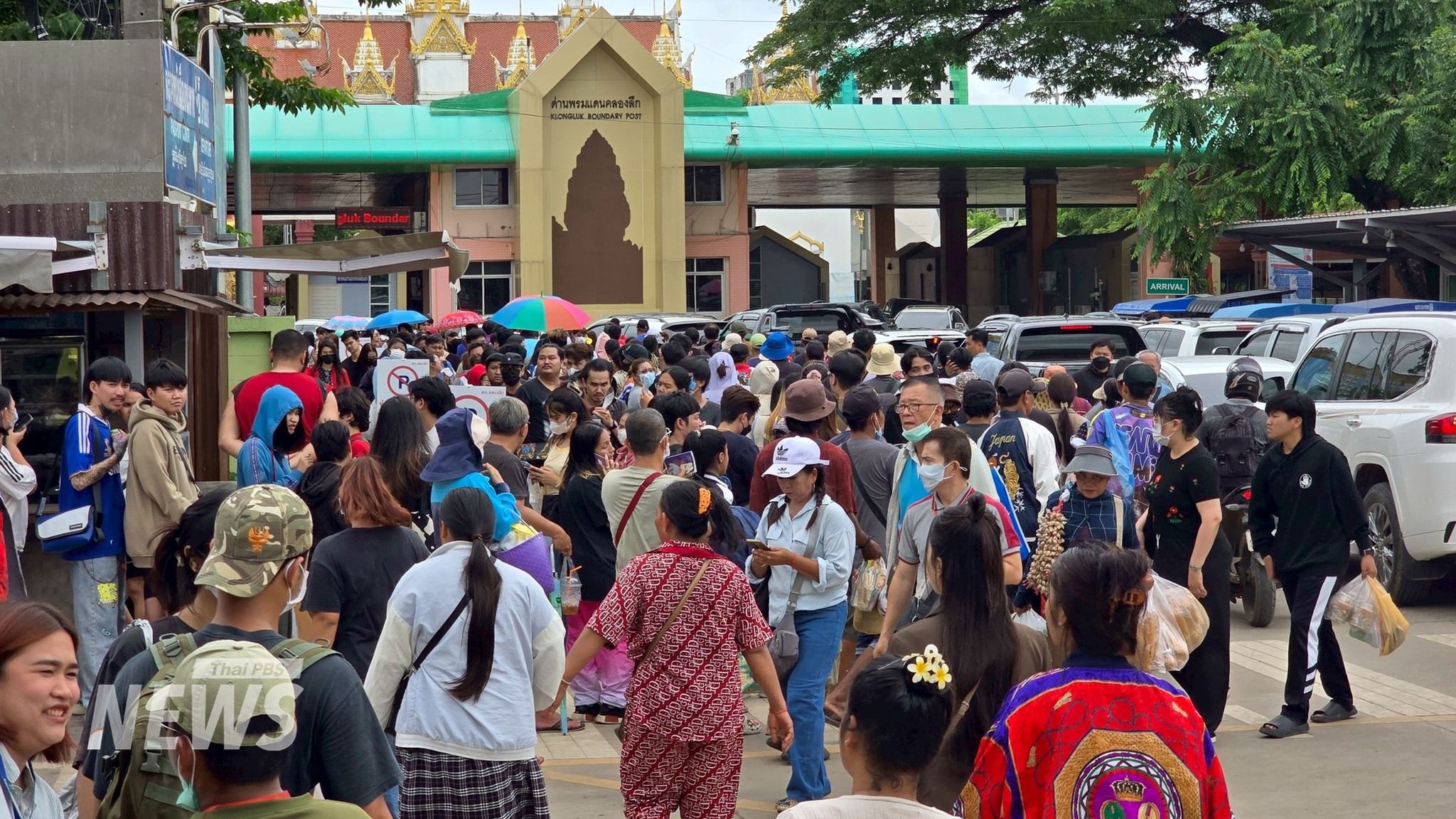 Most Cambodian workers opt to stay in Thailand despite Hun Sen's call