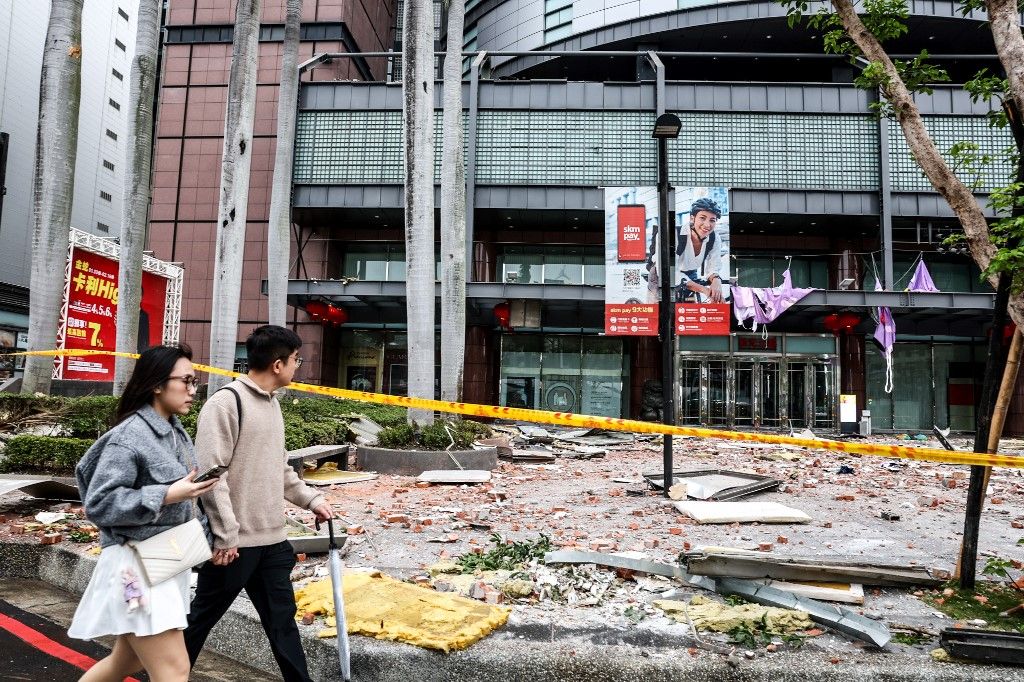 Suspected gas explosion kills four at Taiwan department store