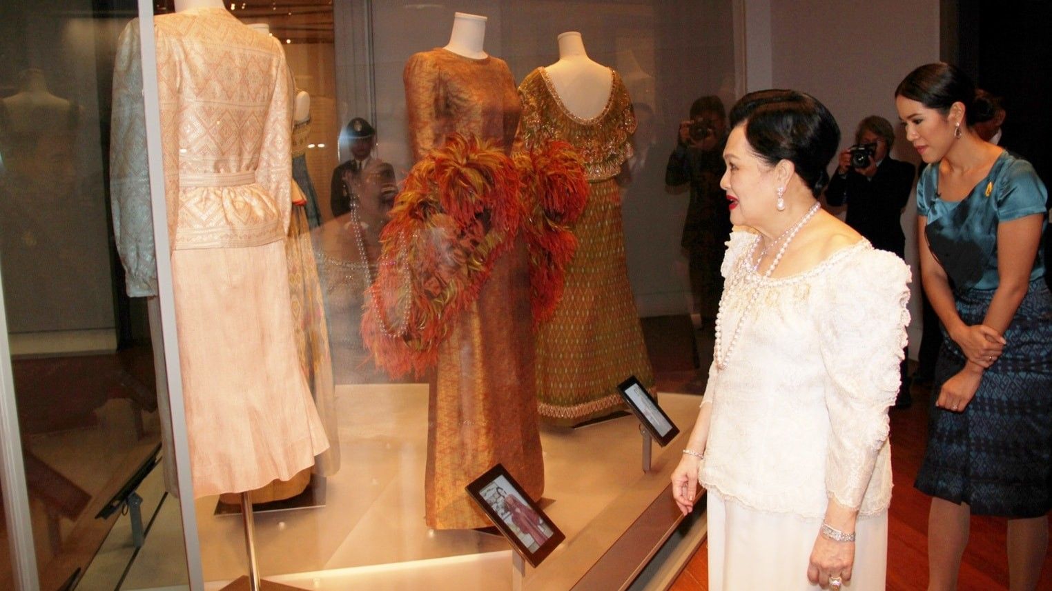 The diplomatic threads: How Queen Sirikit wove Thai culture on the ...