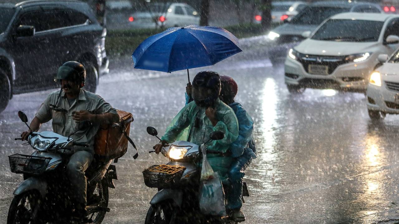 Weather expert warns storm could hit Thailand after mid-Octo