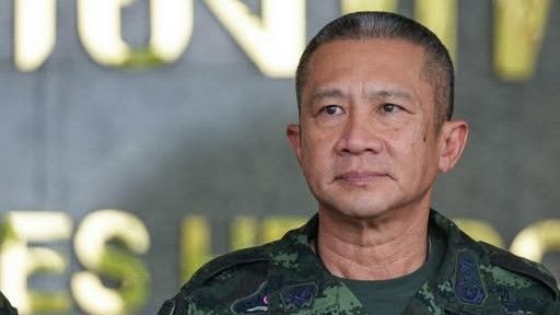 Thai supreme commander and Prawit support building of border fences