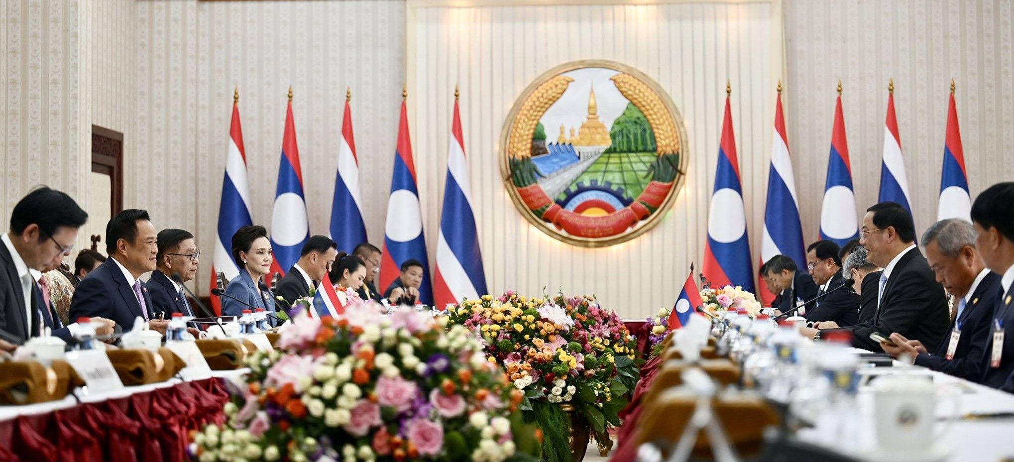 Thai, Lao PMs witness MoU signing to boost bilateral cooperation