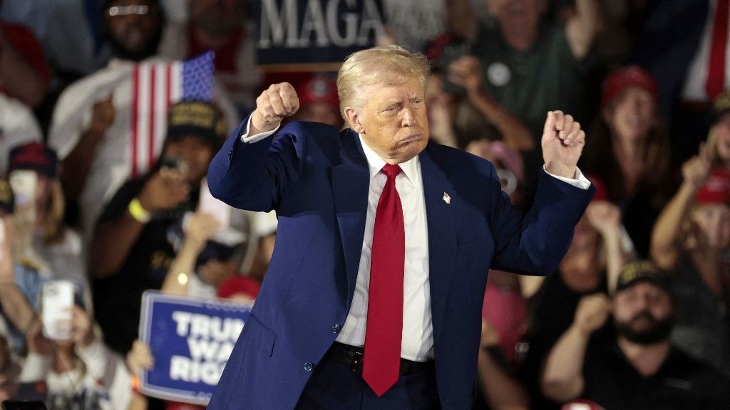 'Beautiful job': Trump faithful applaud president at 100-day mark